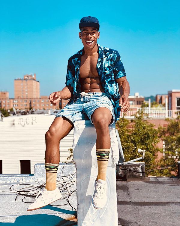 Favorite Hunks & Other Things: Monday, August 20, 2018