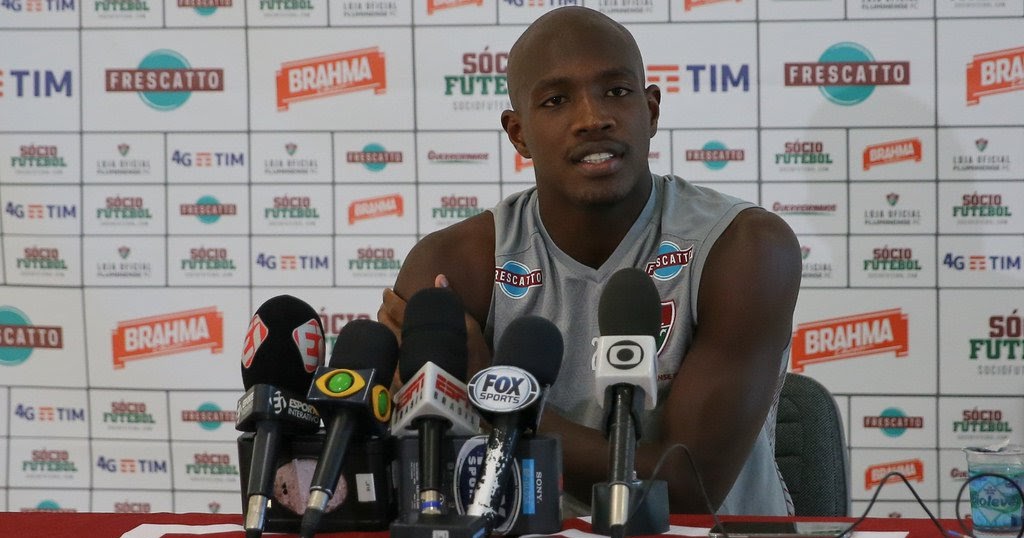 Mesmo sem jogar, Luiz Fernando tem contrato renovado - FLUNOMENO