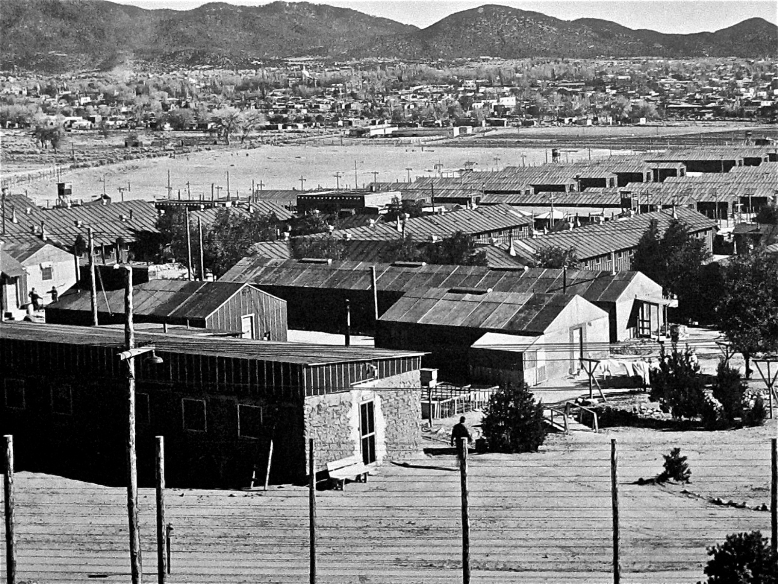 Plutonian Pictures: • WW II Japanese Internment Camp / Art