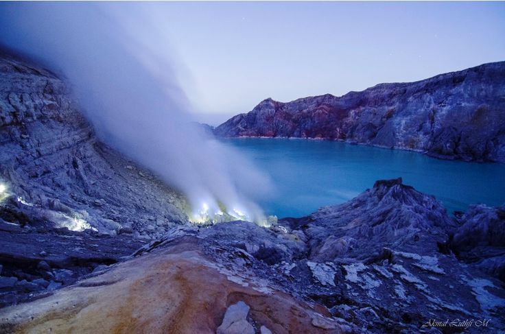 MENIKMATI KEINDAHAN KAWAH IJEN