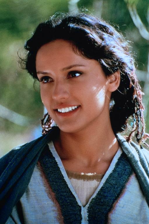 penetrating beauty: Leonor Varela