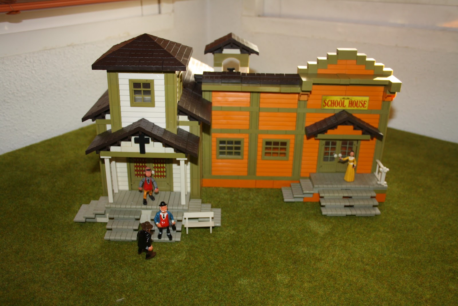 EXIN CASTILLOS & EXIN WEST: CENTRO PRESBITERIANO DE VIRGIL CITY