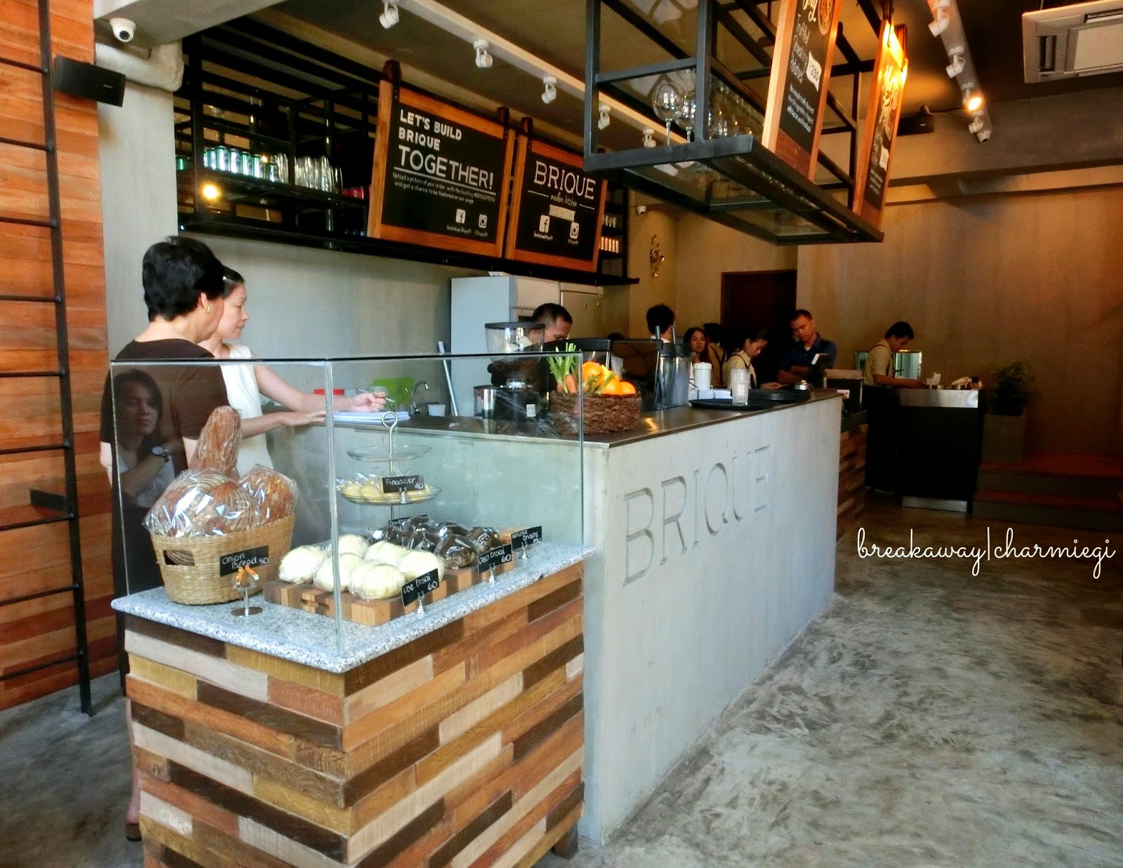 Break Away: Brique Modern Kitchen