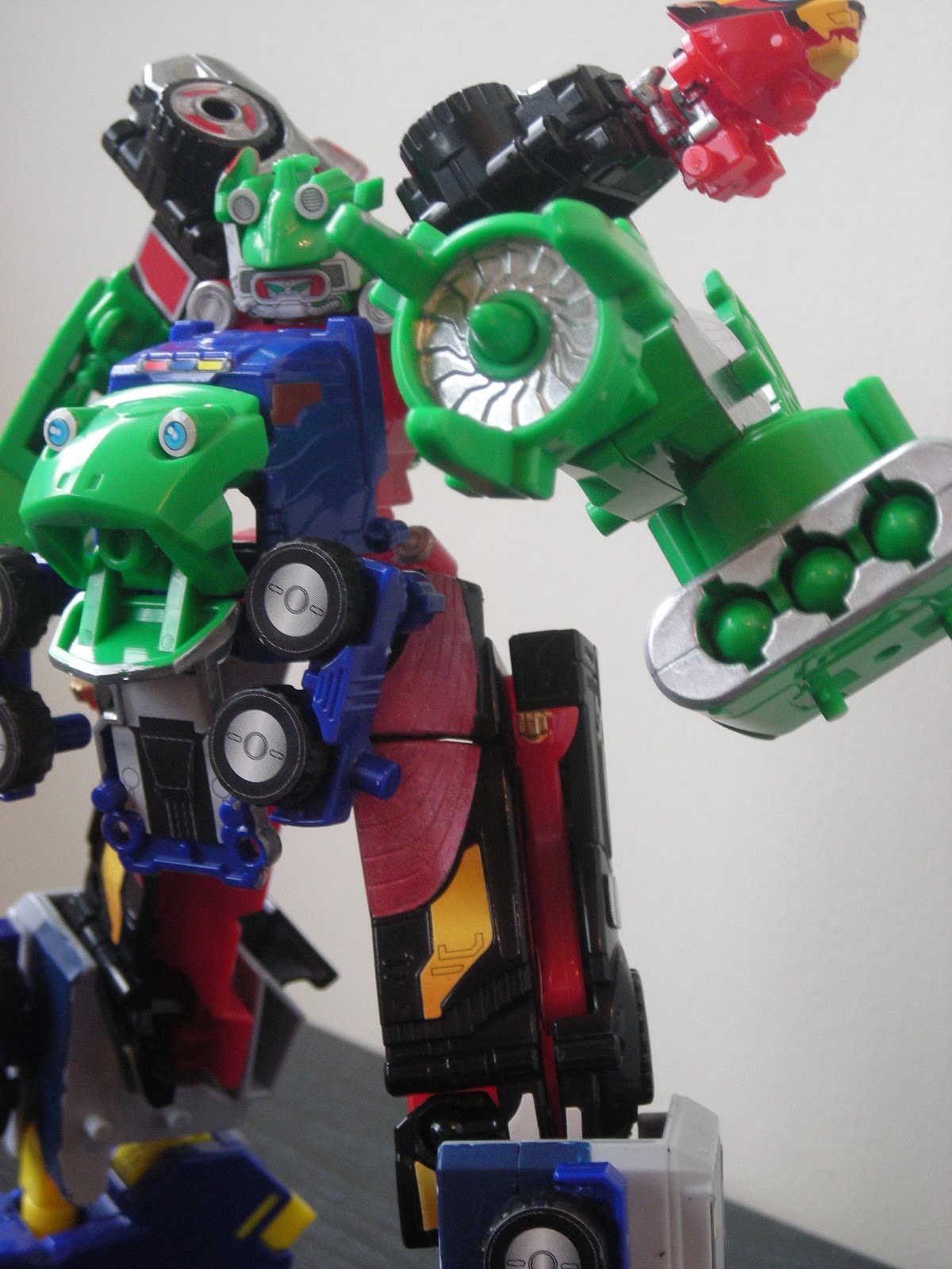 My Shiny Toy Robots: Toybox REVIEW: Tokumei Sentai Go-Busters mini-pla ...