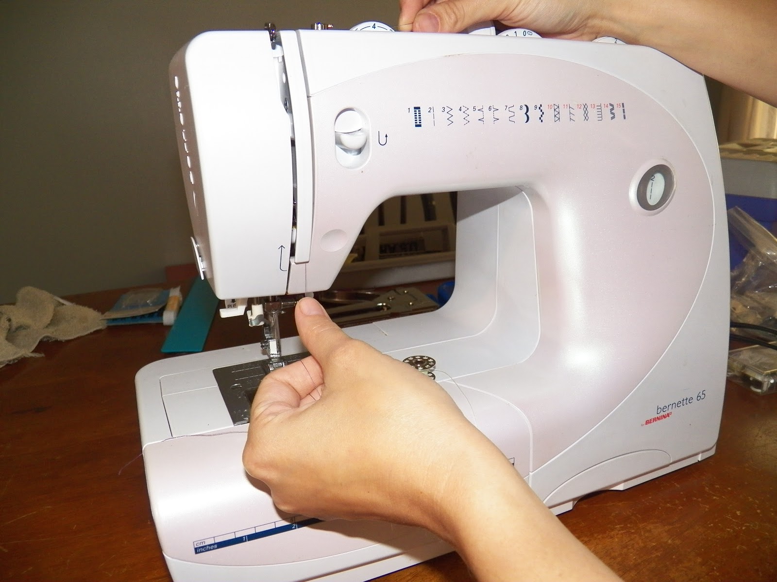 Dirty Goat Farm: Setting up a Sewing Machine