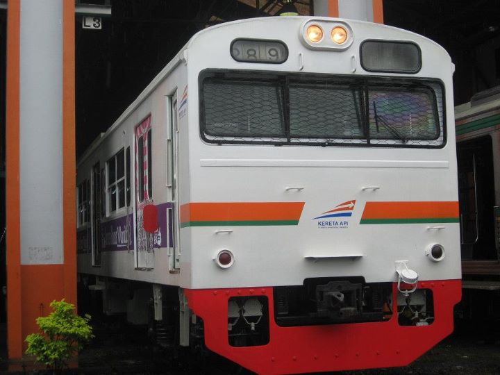 ジャボデタベク電気鉄道センター: Uji Coba Eks JR East 103 Batch KeYo E22 - 元JR東日本103系のケヨE22編成に試運転