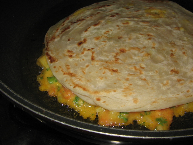 AnnaParabrahma: Paratha Tomato Omelette Roll