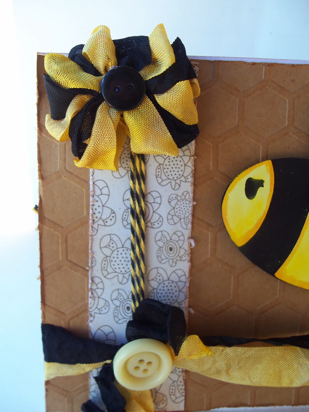 3 Girl JAM: Buzz Buzz!! Happy Bee-Day! Come see the Honeycomb!