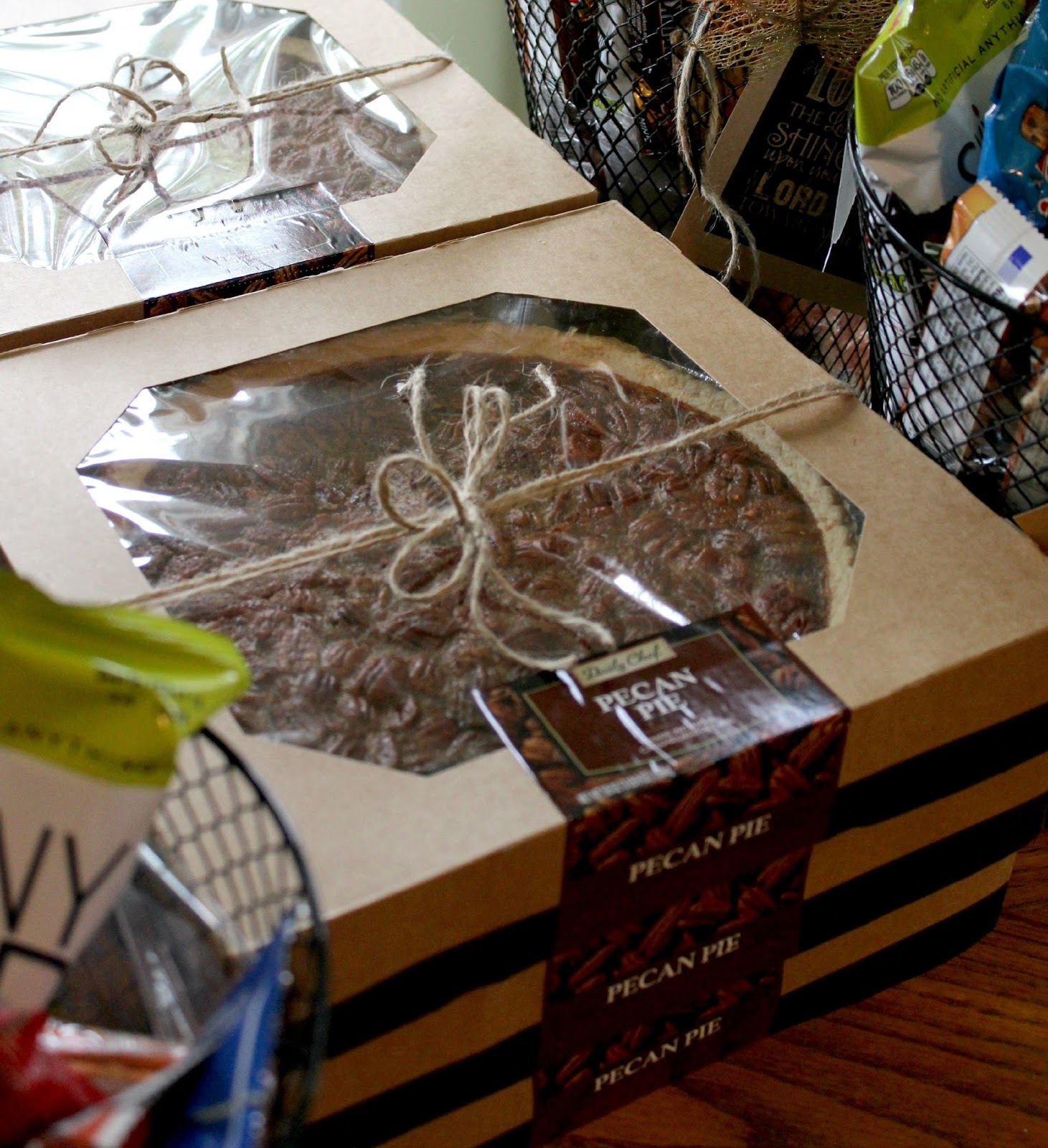 Ramblings of a Southern Girl: Frugal Fall Hospitality Baskets