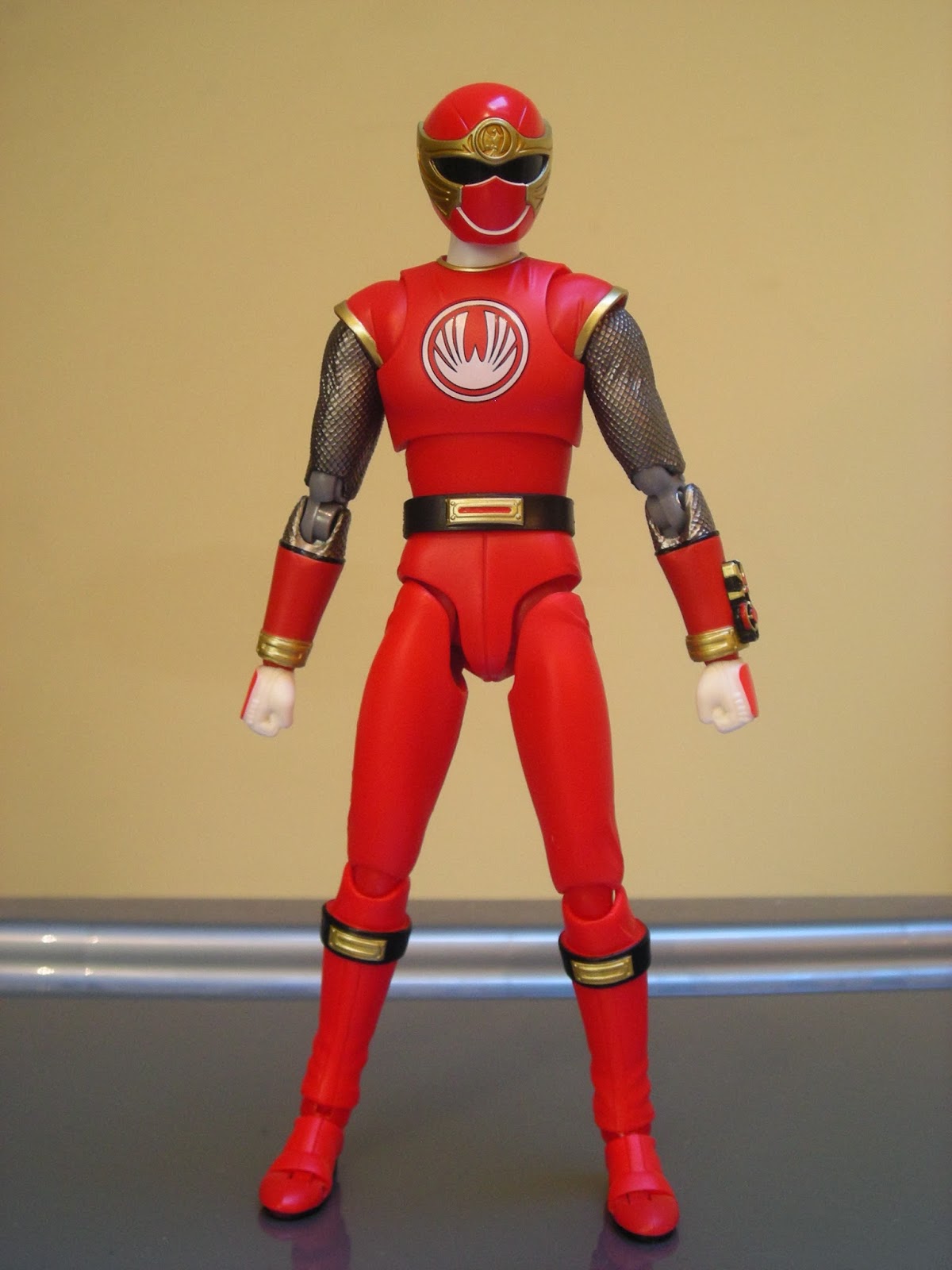 My Shiny Toy Robots: Toybox REVIEW: S.H. Figuarts Hurricane Red