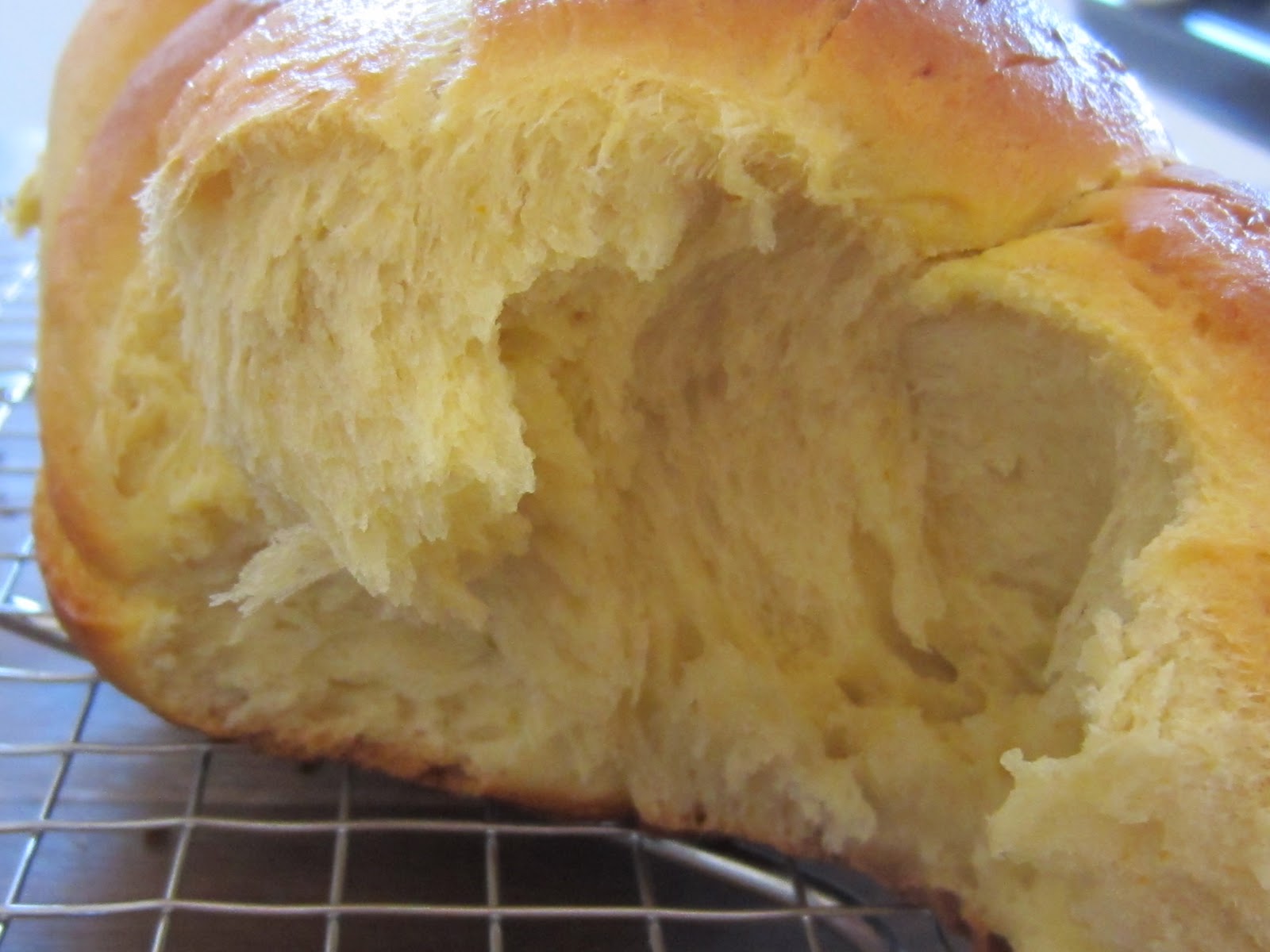 tea with hazel: tsoureki..my big fat greek buns