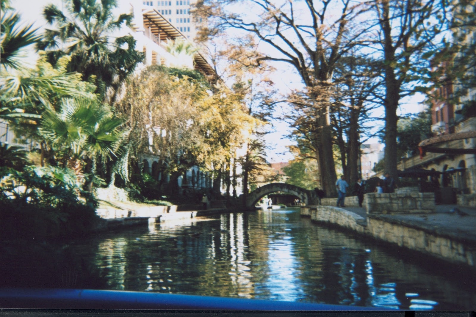 The HappiTraveler: San Antonio, TX - A River Runs Through