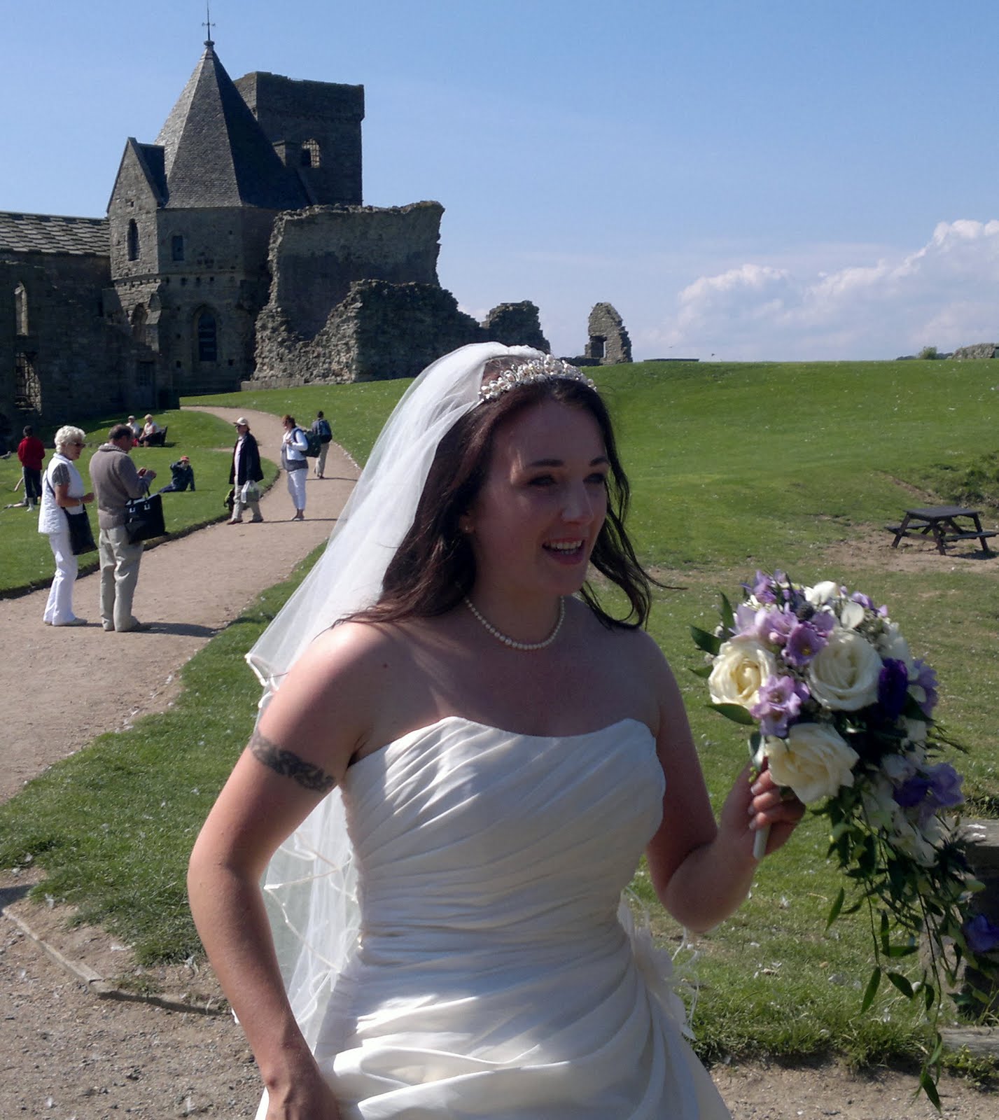 Tour Scotland: Tour Scotland Photograph Scottish Bride Inchcolm Island