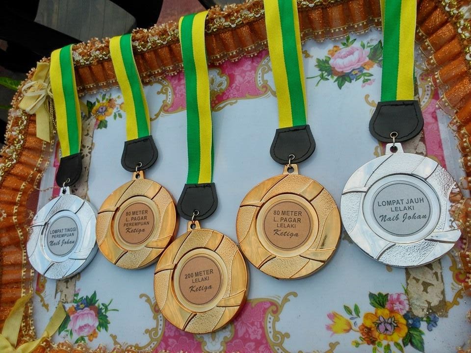 Sekolah Kebangsaan Sungai Kechil Ilir: Majlis Penyampaian Pingat Kepada ...