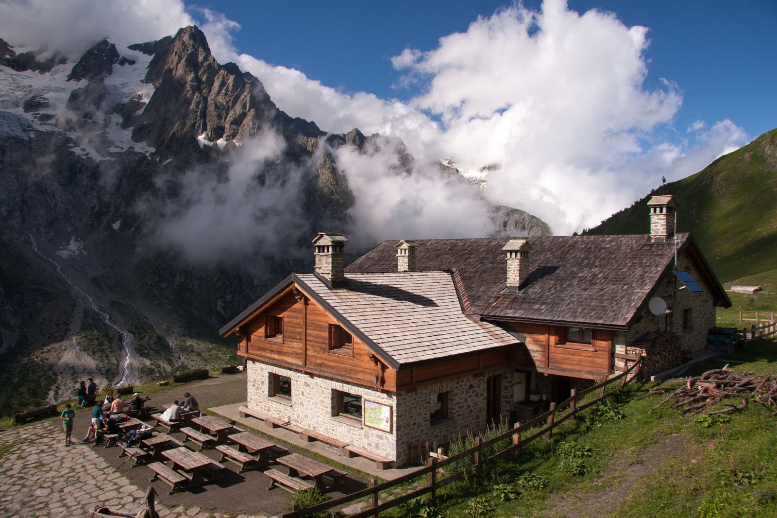 Le Grand Pont (Deux): Le Tour du Mont Blanc 2