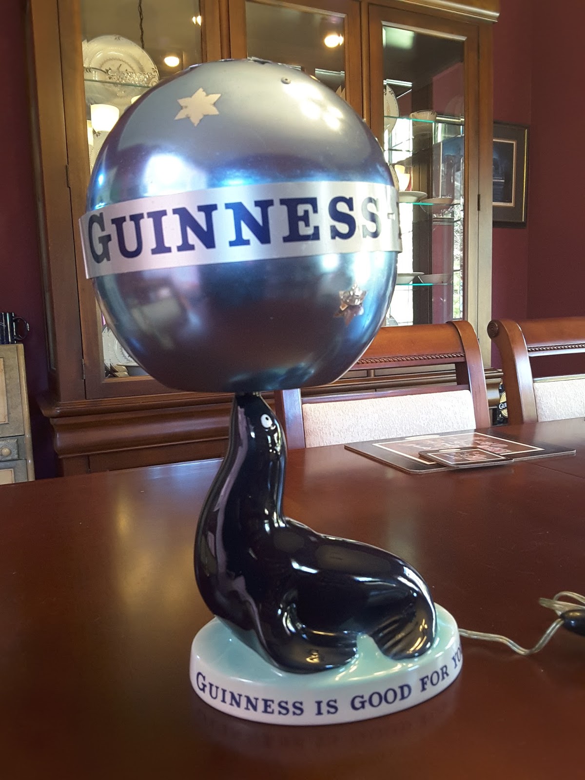 Guinness Collection: Labels, Carlton Ware, Wade, Gilroy, Doctors Books ...