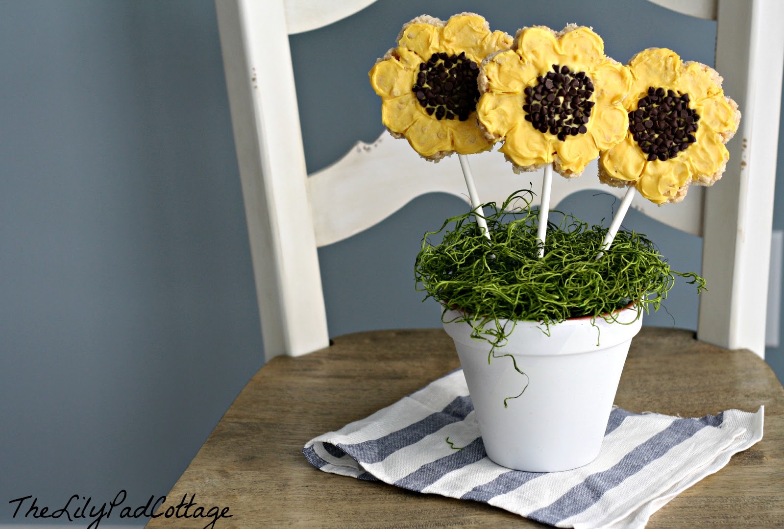 Rice Krispie Treat Flowers - The Lilypad Cottage