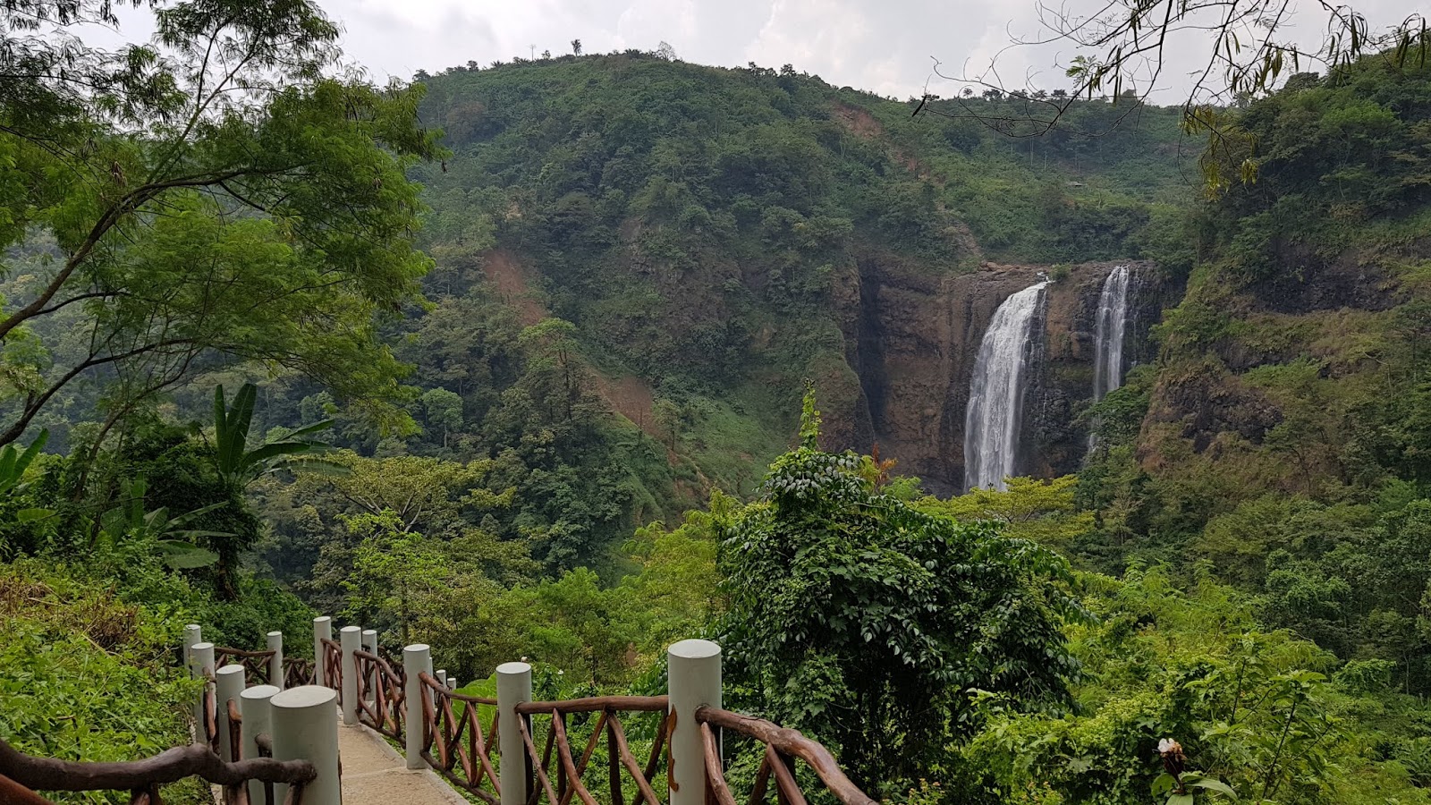 Jelajah Ciletuh-Pelabuhan Ratu Geopark Bagian 5: Curug Puncak Manik