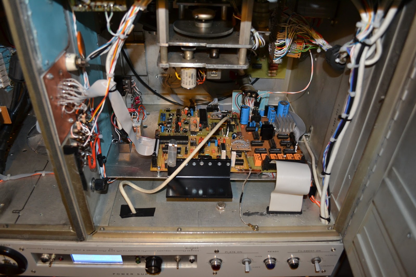 SV1BFW: BIG BIG BIG LINEAR AMPLIFIER, 10 - 30 KW!!!