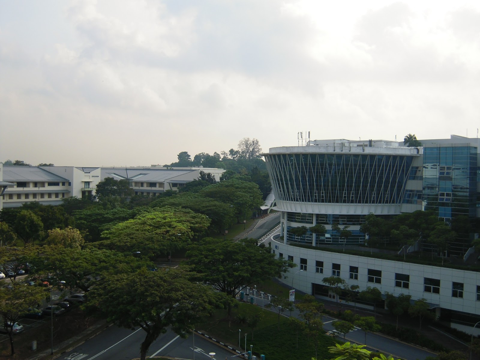 幕前幕後: 世界上的另一個NTU