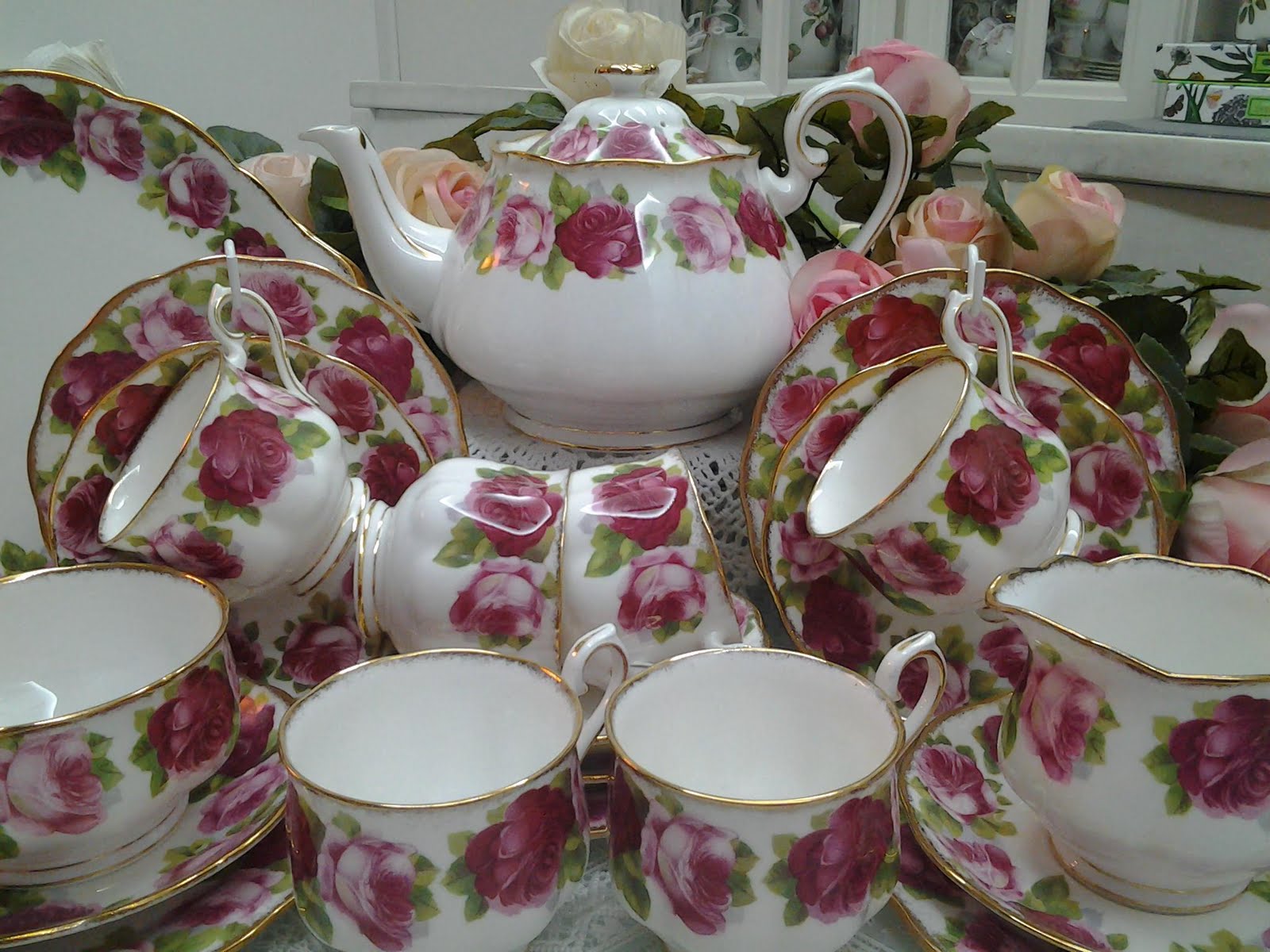 Lovely Treasures from English Garden: Royal Albert English Rose