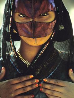 Oman's National Dress - HEARTC♡RE