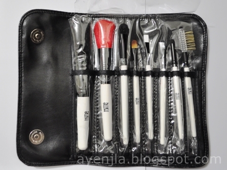 tumbling thoughts: Unwrapped: Suesh 8-piece Blush Set