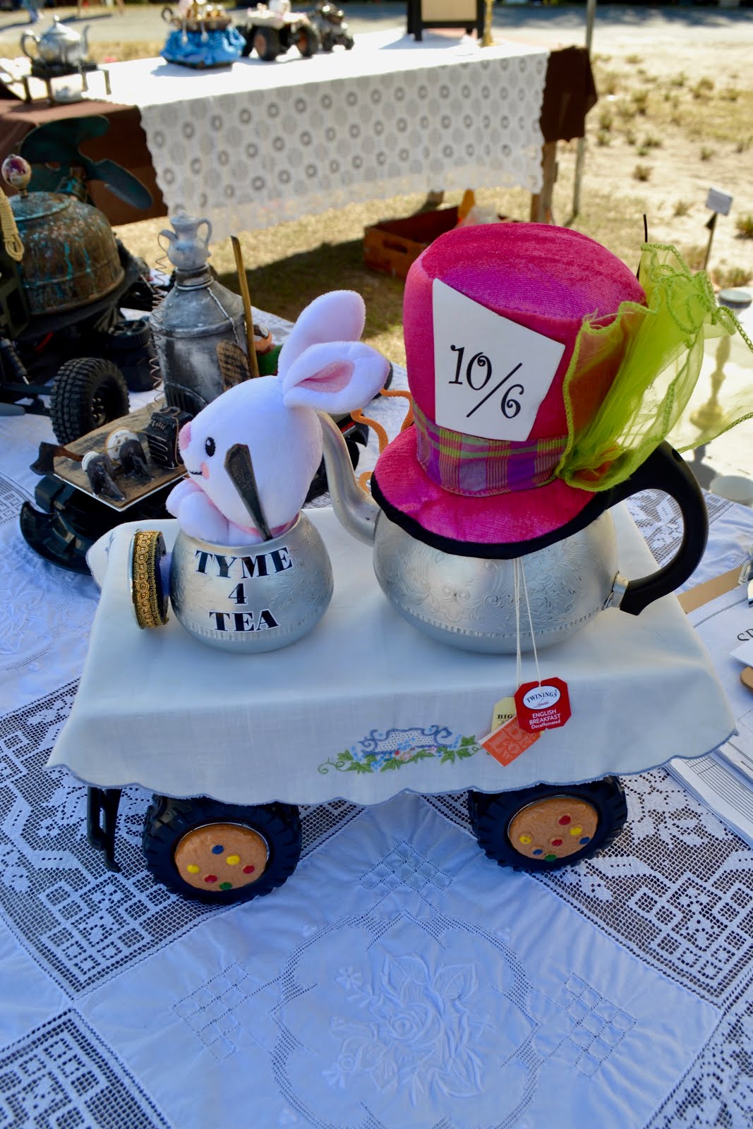 Over the Crescent Moon: Featured Teapot Racer: Time 4 Tea