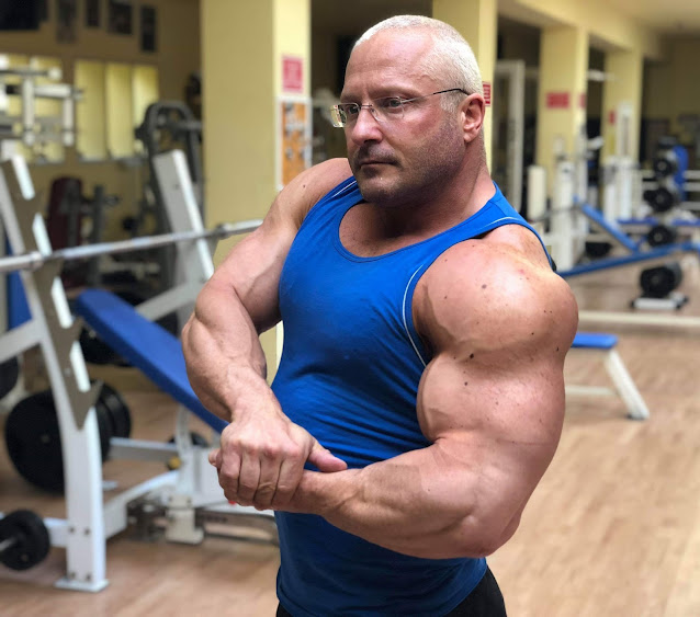 Muscle Lover: Big muscle daddy from Romania - Feri Andrasoni