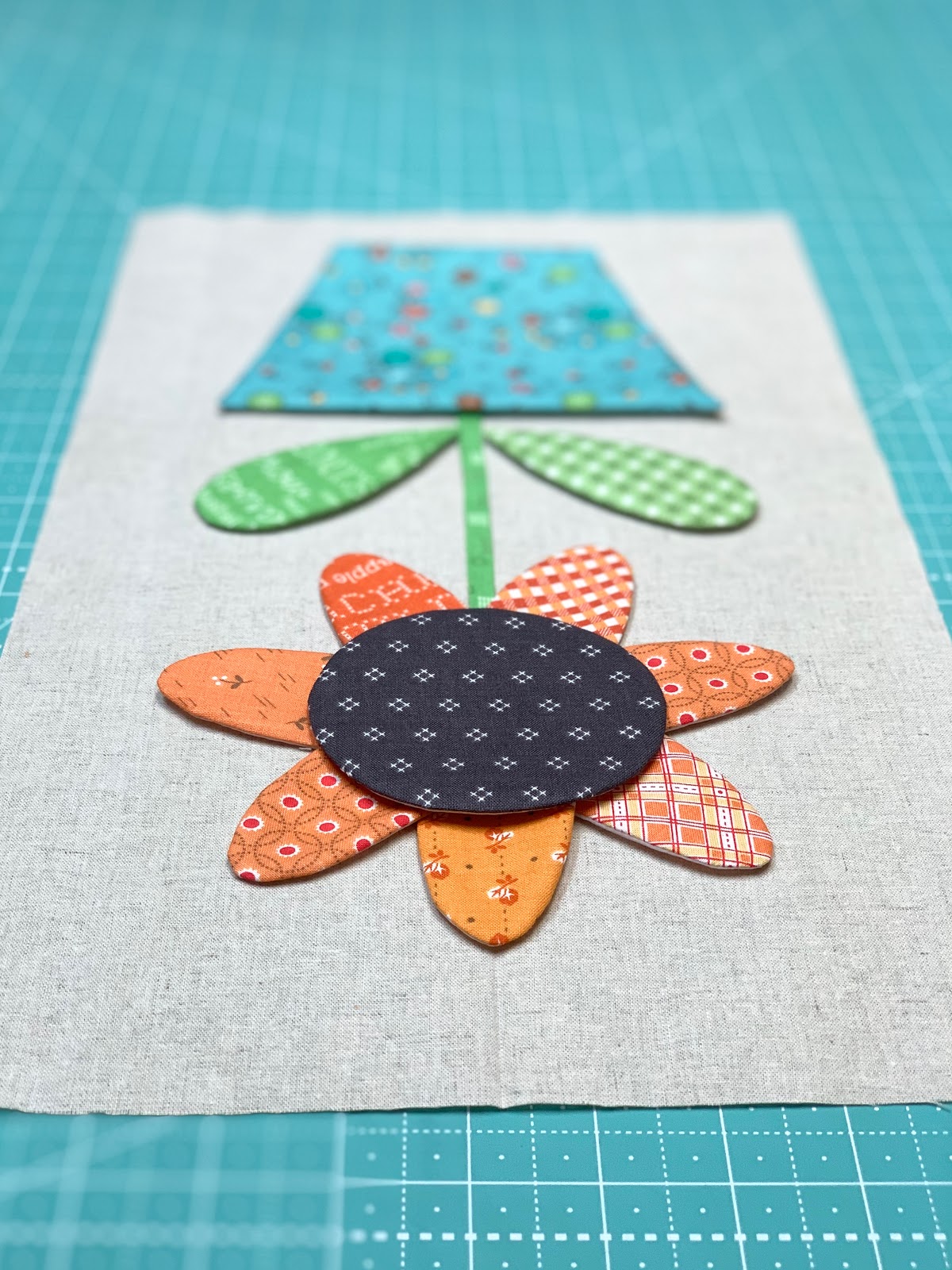 Bee In My Bonnet: Fall Flower Pots Quilt Tutorial!!