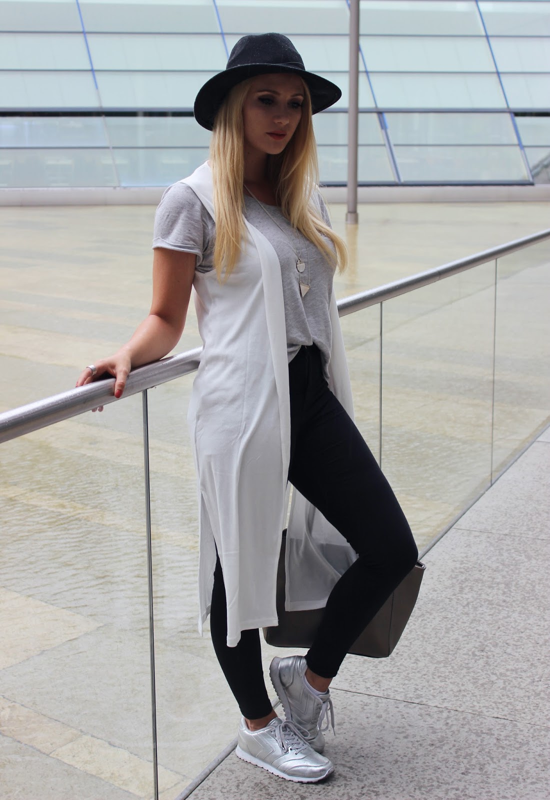 Streetstyle white & silver | A Heart For Fashion