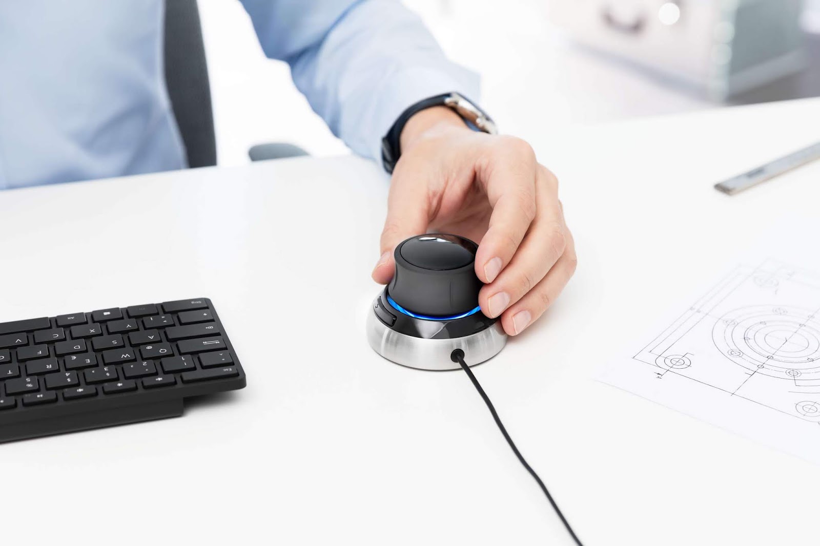 SCIINFORMIX: 10 Awesome Futuristic Sci-Fi Input devices in 2019