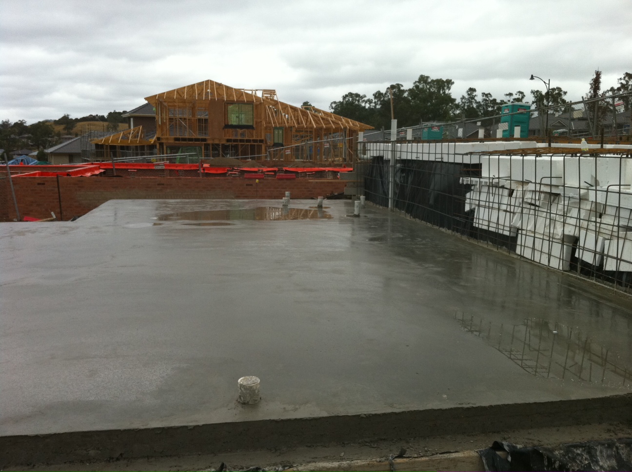 Chris & Bim's New House: Part 1 of slab poured :)
