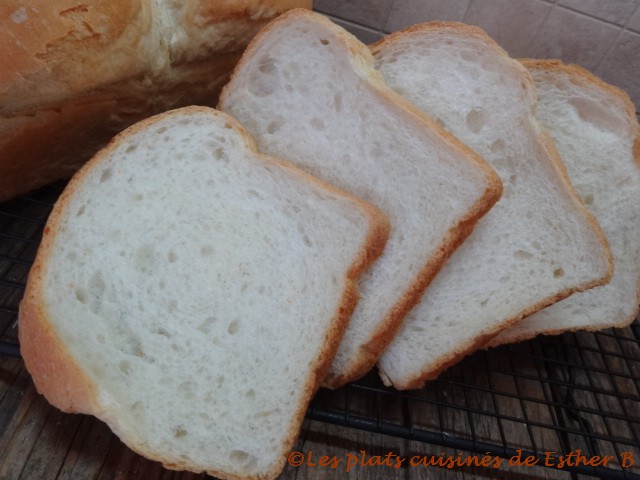 Les plats cuisinés de Esther B: Pain blanc (de Nicole Pitre)