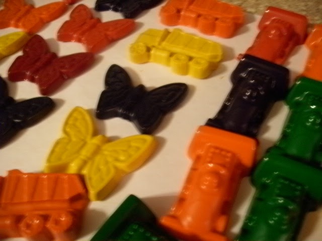 Raising Knights: DIY Molded Crayons