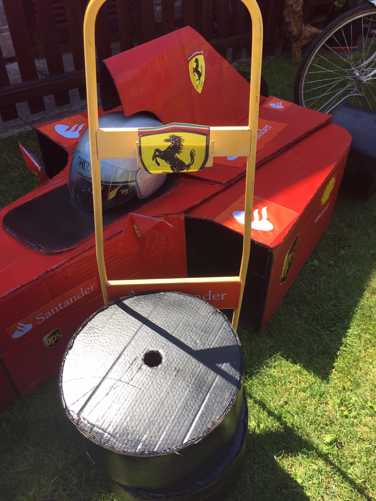 La Factoría de Disfraces: Transformer Fórmula 1 con Cartón