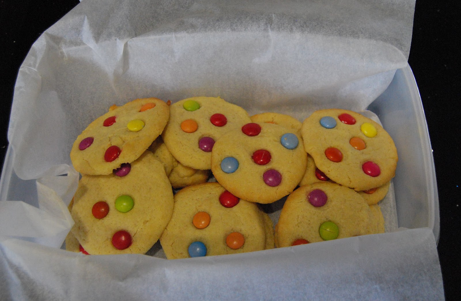 Arty Lady's blog: Smartie Biscuits