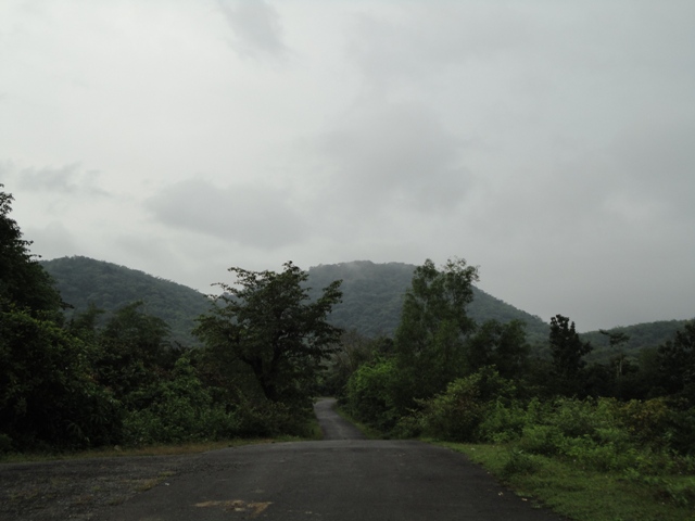 As I Explore .....: Chapoli Dam, Canacona, Goa