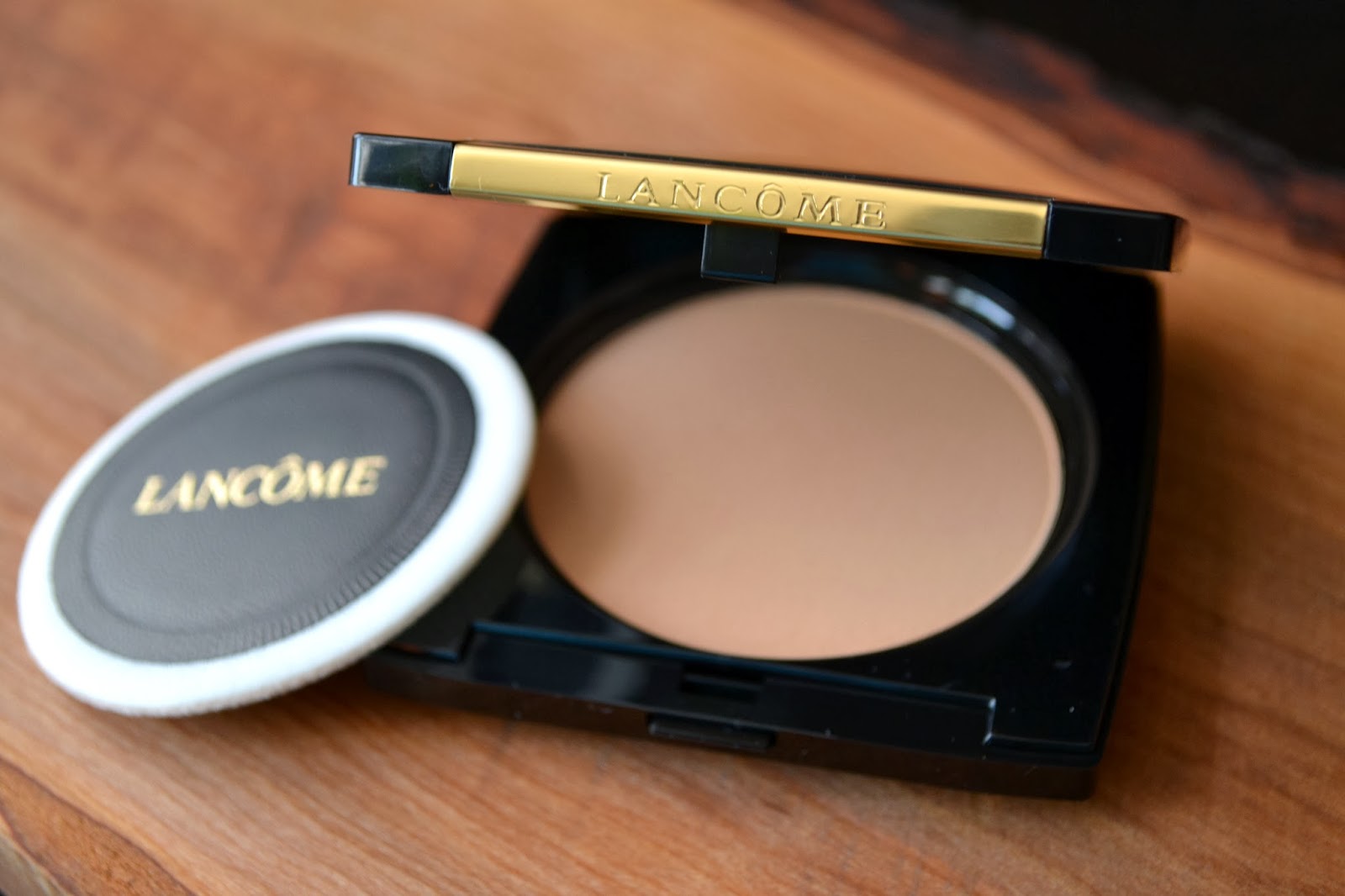 The Staycationer: Lancome | Dual Finish Versatile Powder