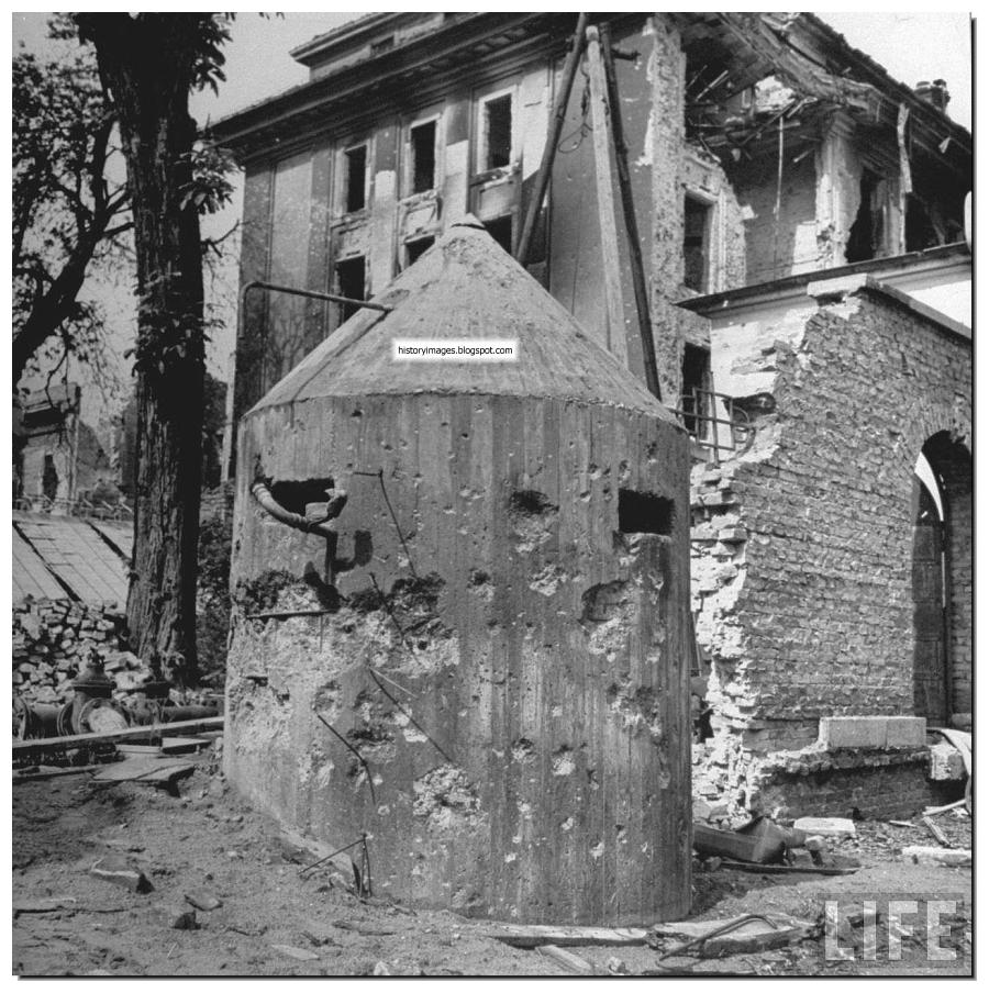 HISTORY IN IMAGES: Pictures Of War, History , WW2: Hitler's Last Refuge ...