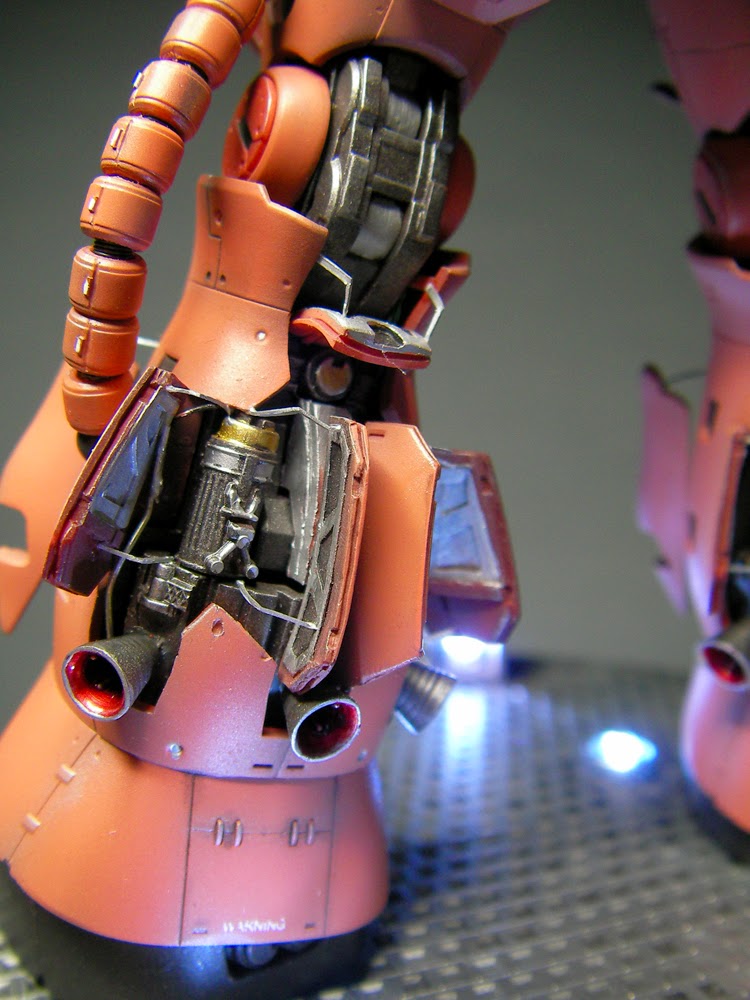 Custom Build: RG 1/144 Zaku II (Char Custom) Open Hatch Presentation ...