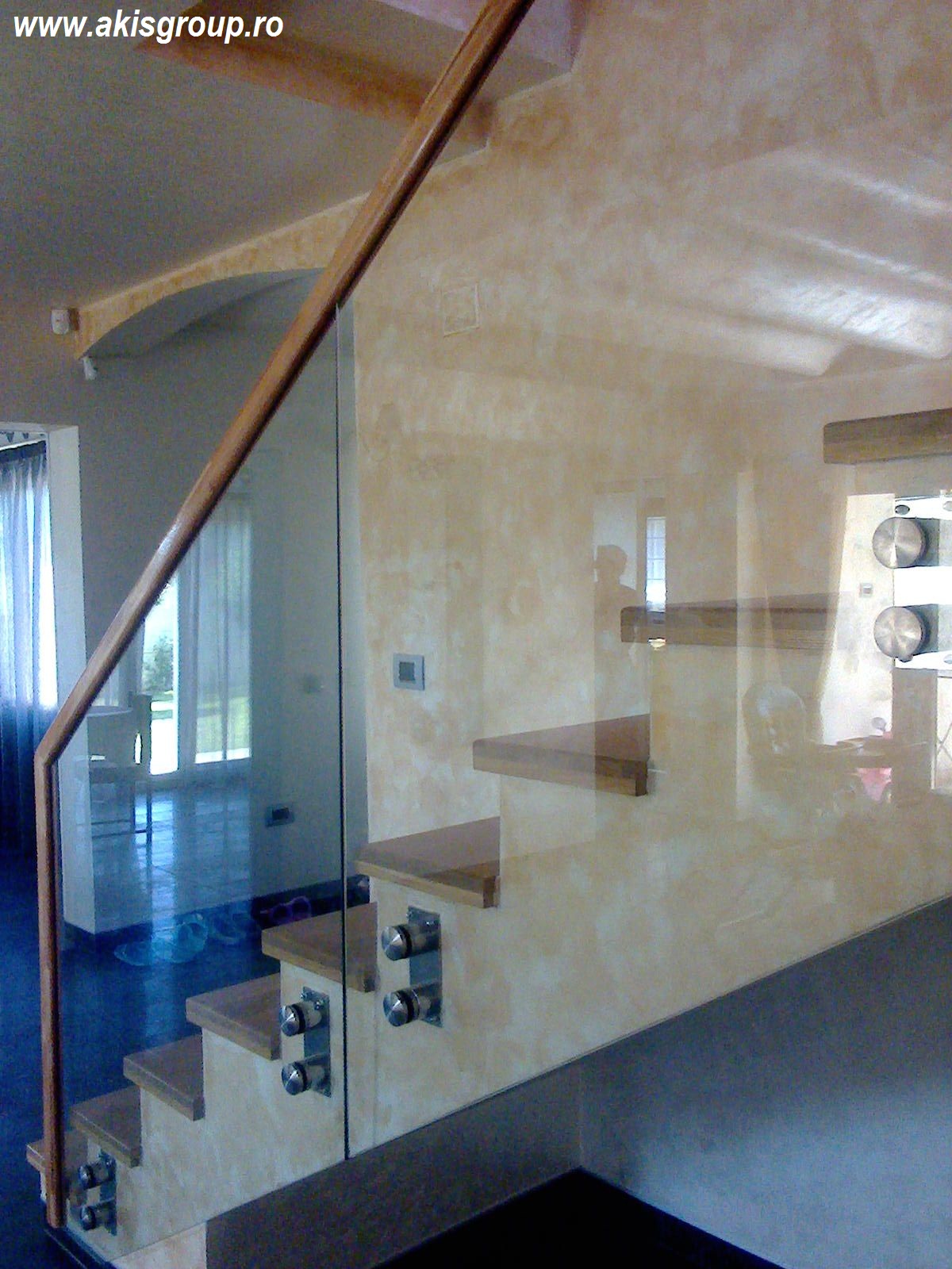 scari interior: BALUSTRADE STICLA CU LEMN