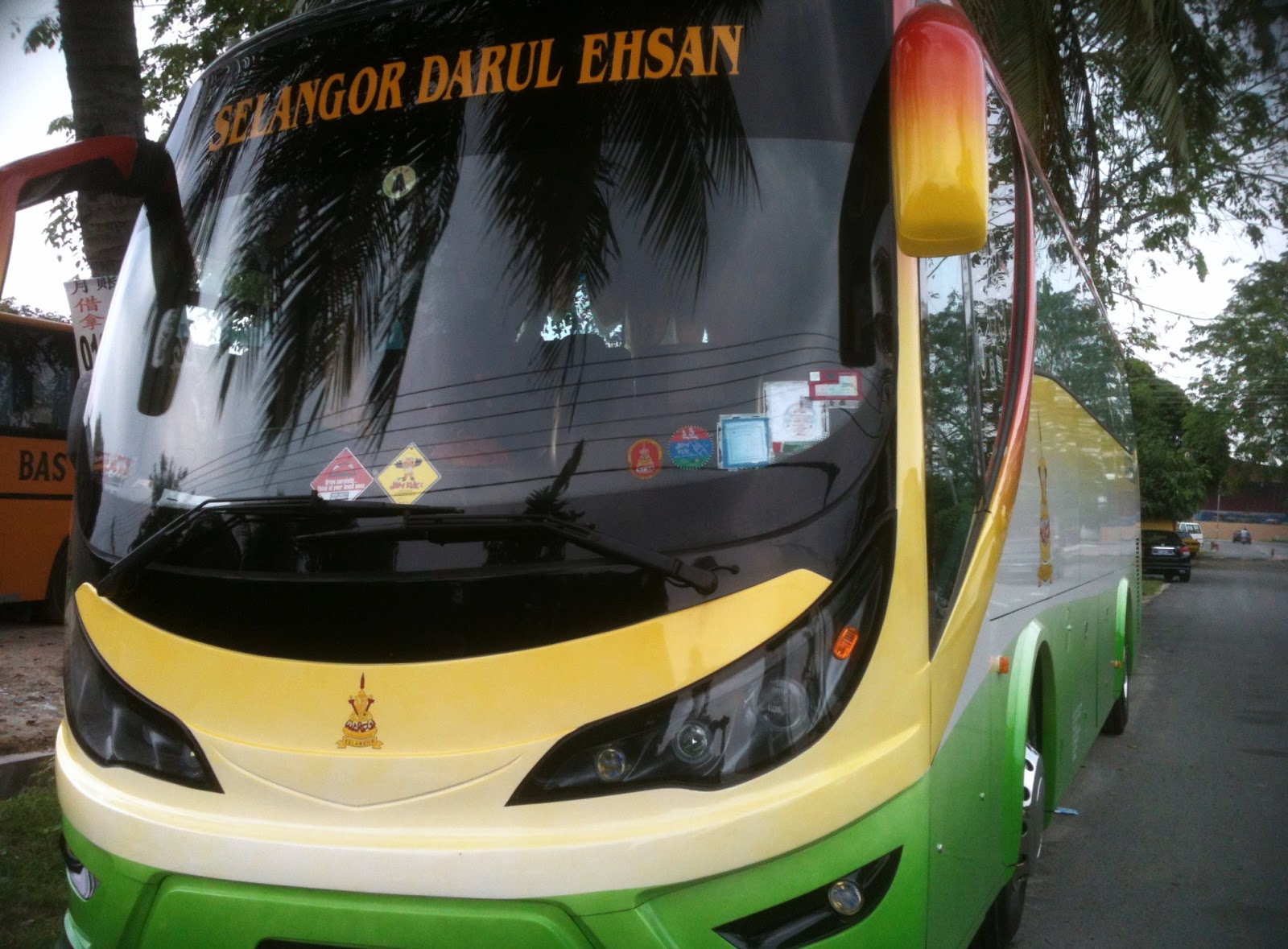 我爱旅游面子书专页 ：www.facebook.com/i1travel: NEW VAN & BUS Persiaran!!