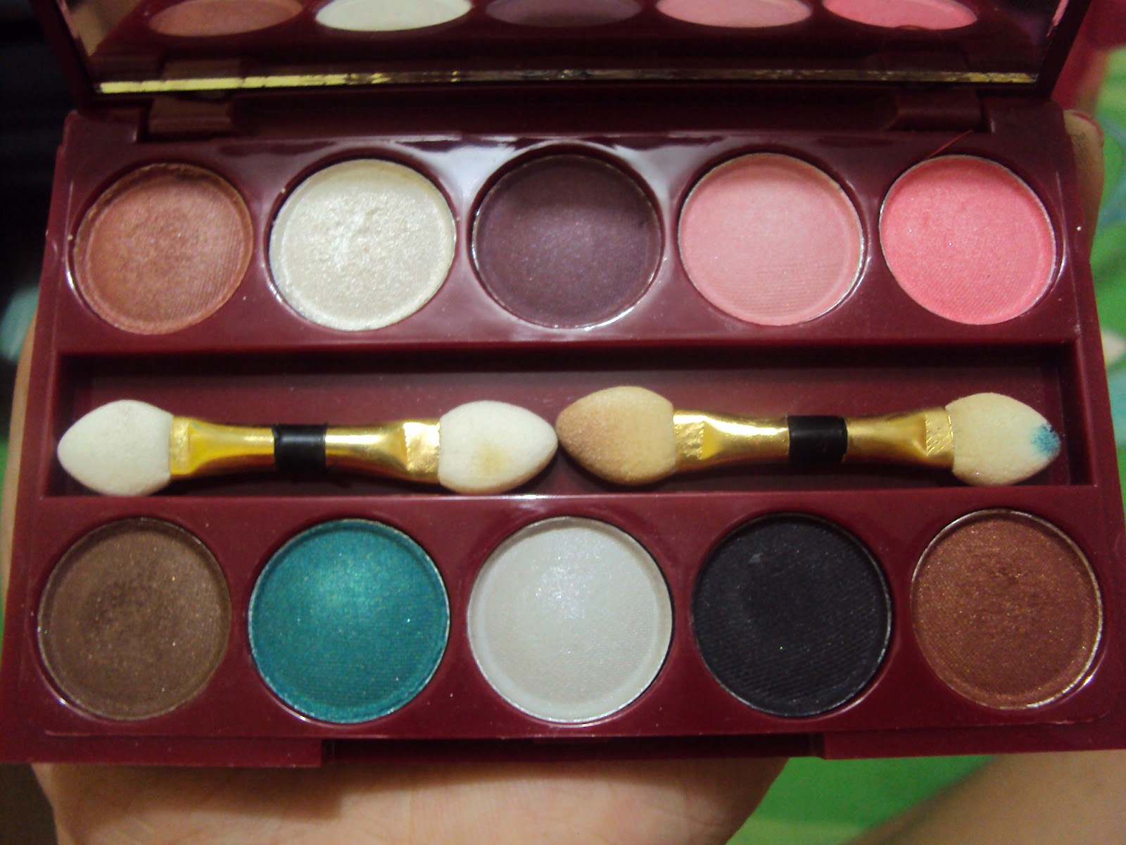 Archika Loves Makeup: Eyeshadow Fanbo dan Lipstik Fanbo No. 20