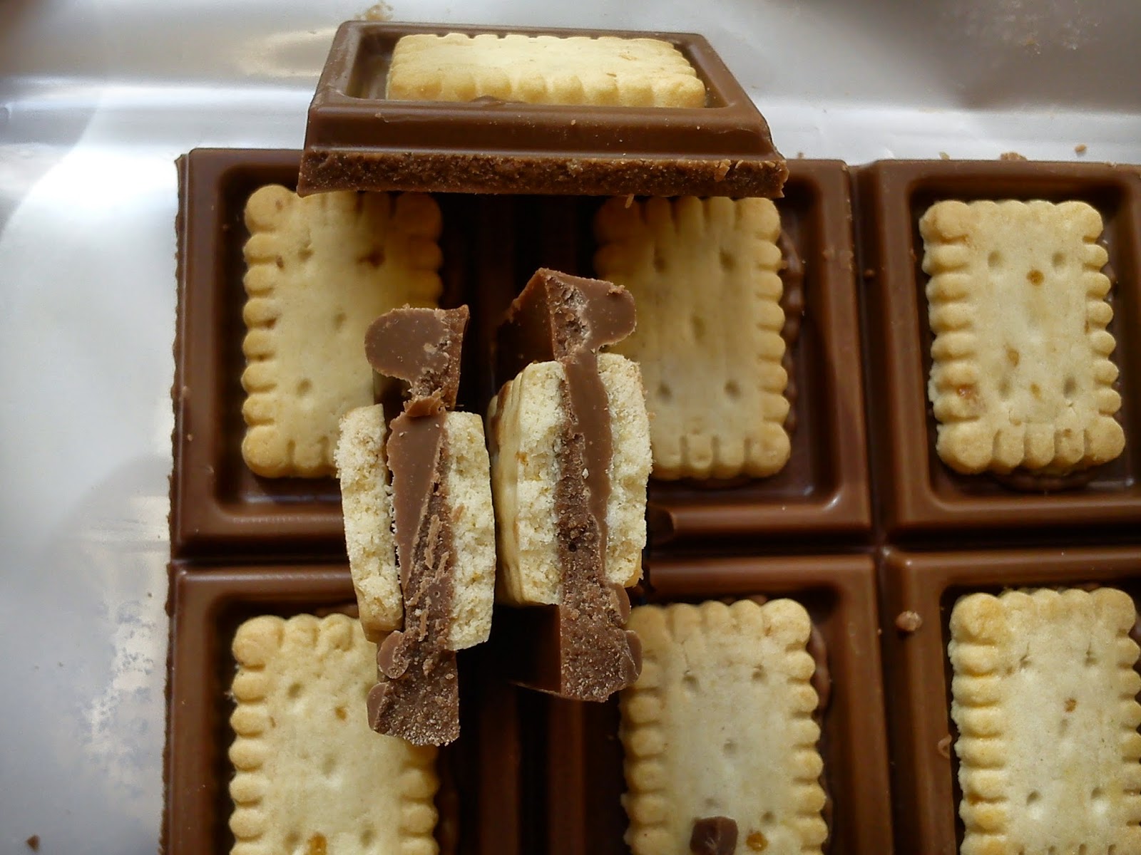 Miłośniczka Słodyczy : Milka Lu Alpine milk chocolate & LU biscuit NEW