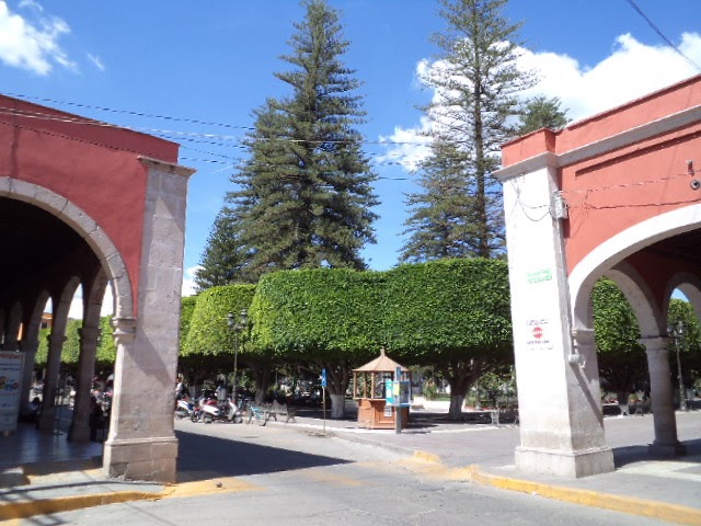 GUANAJUATO EN DOS MIL IMAGENES: PENJAMO (Plaza principal)