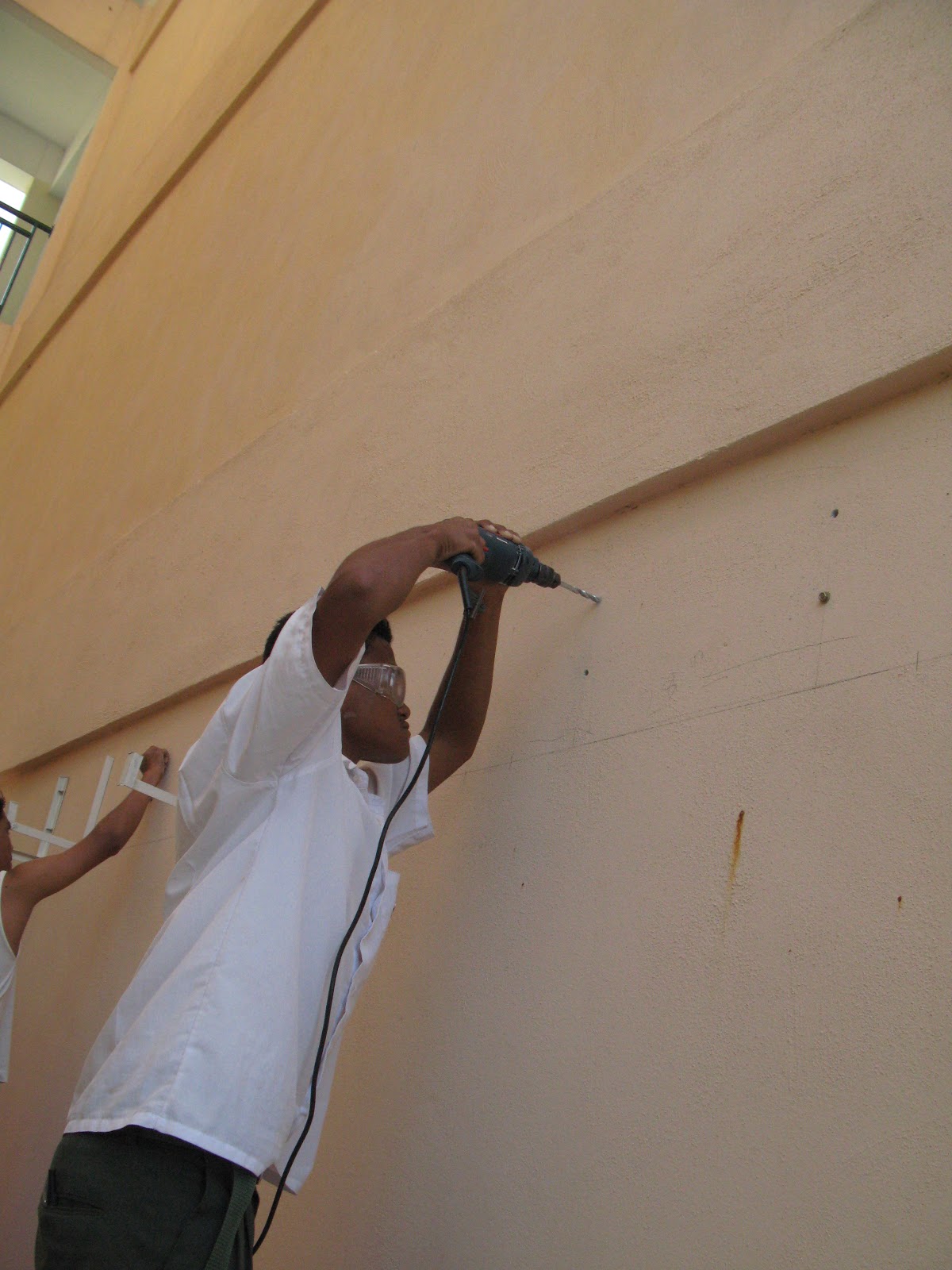 Seni Reka Tanda SMKSI: Pemasangan papan tanda