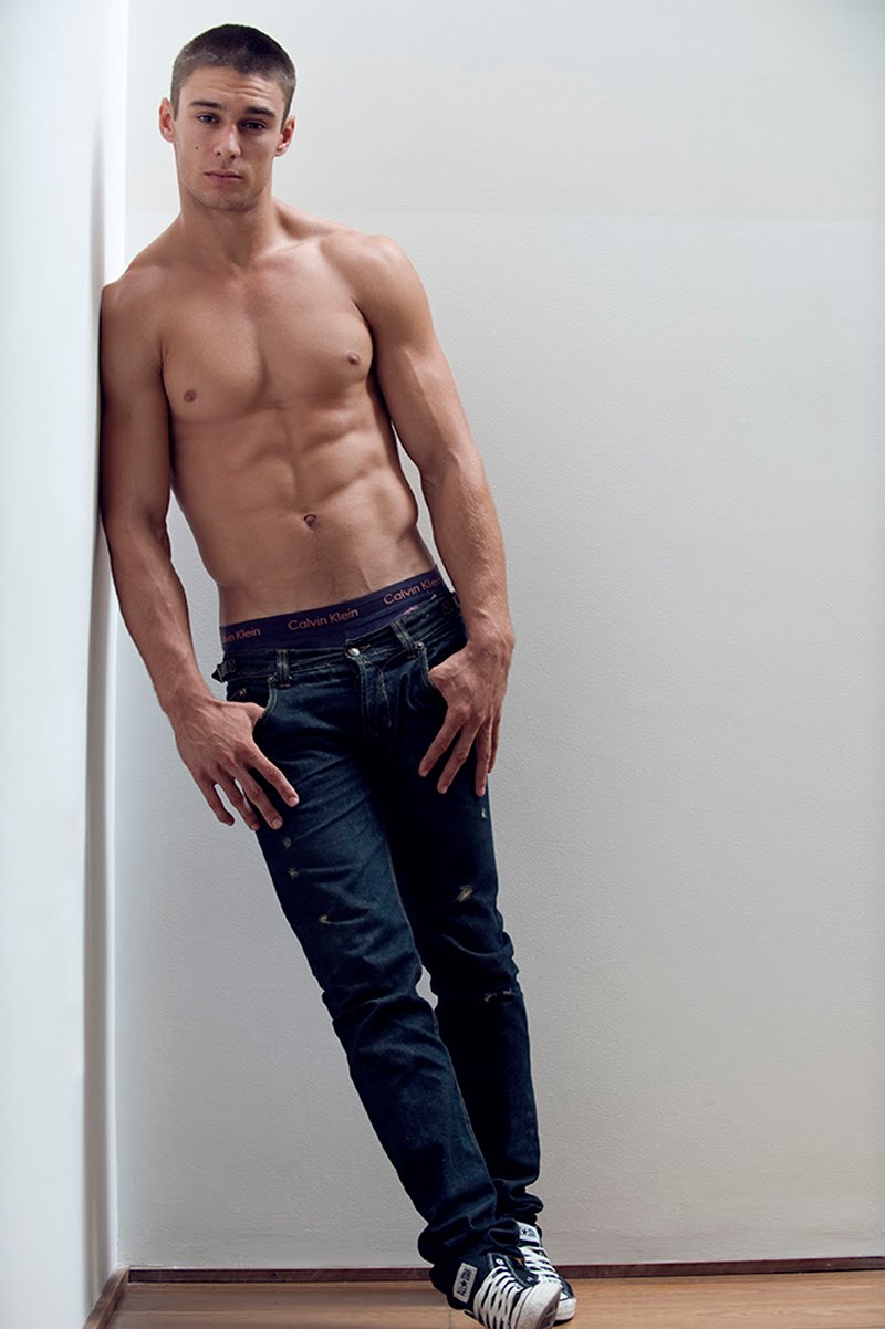 Calvin Klein Hot Six Pack Abs Model Chris Ogle