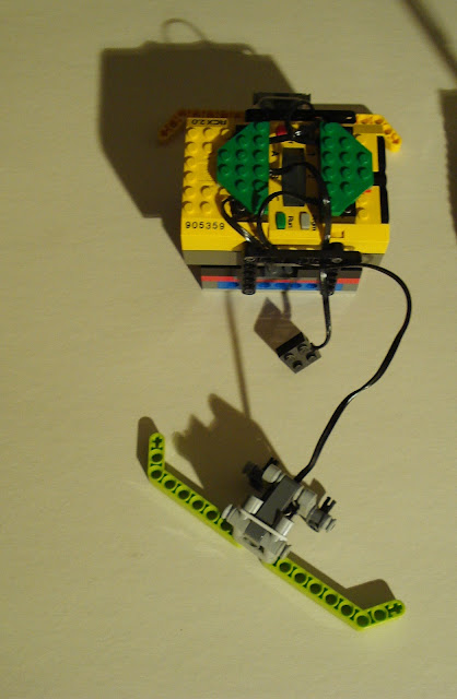 Architecture Machines: LEGO RCX DRAWING MACHINE BASE