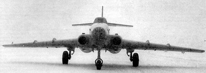 nhungdoicanh: Ilyushin Il-40 Brawny